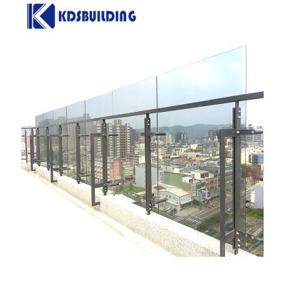 Cina Edificio in metallo Balcone ringhiera Temperato doppio vetro di alluminio ferro baluster in vendita