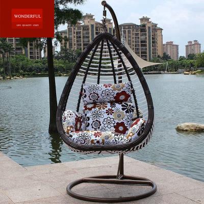 Cina Imballaggio postale N Sedile appeso all'aperto con design a svolta singola e materiale di rattan PE in vendita