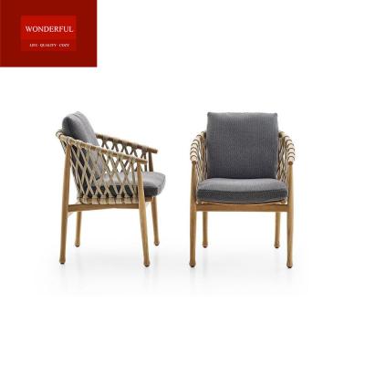Cina Confortevole sedia da giardino da esterno in rotino con stile di design moderno e schiuma a secco rapido in vendita