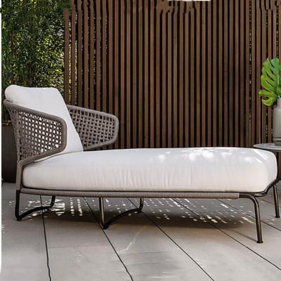 China Outdoor Rattan Meubels Dagbed en Aluminium Zonnebank voor buiten in zwembad Te koop