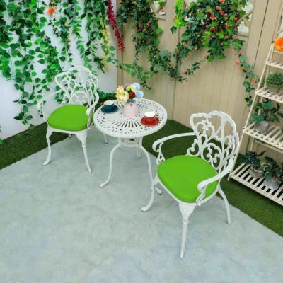 China Conjunto de mesa de acabamento de metal de cor personalizada Mobiliário de pátio com mesa de chá de alumínio fundido à venda