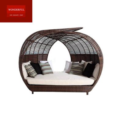 Cina Appartamento Outdoor Wicker Rattan Beach Letto di Giorno con Canopy doppia funzione in vendita