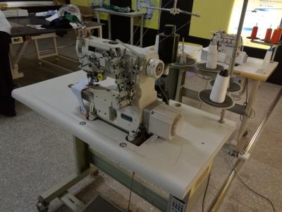 Cina motore della macchina per cucire dell'impuntura 5500RPM con il regolatore automatico del filo in vendita