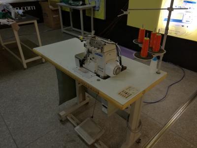 Cina Spessore di cucito del servomotore 550W 2mm della macchina da cucire industriale a base piatta in vendita