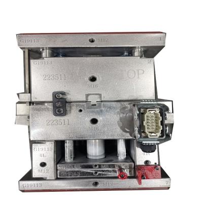 Cina Specchio di plastica automobilistico Pin Point Gate Mold polacco dello stampaggio ad iniezione dell'ABS pp cad del PC in vendita