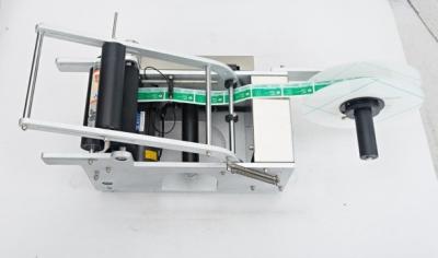 China Industrial Semi Automatic Bottle Labeling Machine For Round Jars Cans for sale