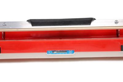 Cina Macchina di imballaggio a pellicola di plastica a colori rossi SF-400 azionata elettricamente in vendita