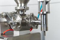 China Vertical Automatic Liquid Filling Machine 0.4 Mpa Piston Filler 5000ml for sale