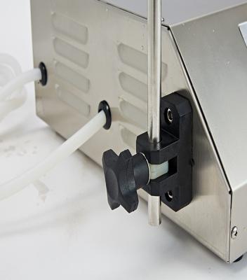 China Precise DUOQI Semi-Automatic Essential Oil/Perfume Filler for 5 3500 ml Containers for sale