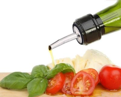 Cina Nuovo acciaio inossidabile Pourer liquido per il vino dell'olio d'oliva con il cappuccio, la buona qualità ed il prezzo competitivo dell'acciaio inossidabile in vendita