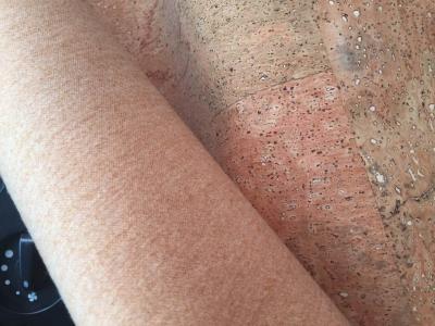 中国 PUの裏付けと作る袋のための昇進の性質のコルクの生地/革および靴は抵抗を防水し、塵を払います 販売のため