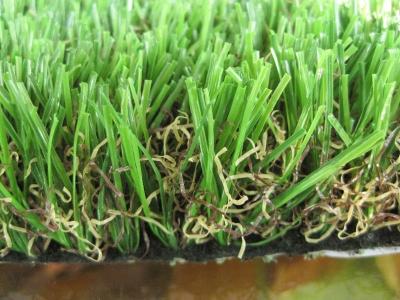China 165 Stiche/M Synthetisches Falschgras, das in Hinterhöfen, Balkonen und Spielplätzen mit 50 mm Höhe verwendet wird zu verkaufen