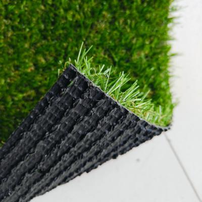 中国 スポーツとレジャー用用用用SBRラテックスコーティング付き20mmの景観用人工草 販売のため