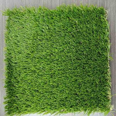 China Infillervrij synthetisch gras tegen wrijving 30 mm vrijetijdslandschap kunstgras gras met hoge dichtheid zonder invulling Te koop