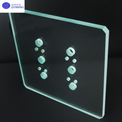 Cina Placca di vetro di quarzo ad alta purezza con foratura laser a forma di buco su misura in vendita