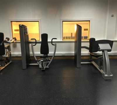 Cina Centro fitness 1000*1000mm tappetini di gomma ignifughi per applicazioni polifunzionali e pesanti in vendita