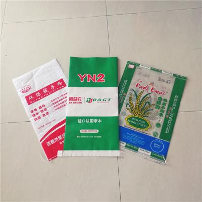 China doet de de Breedtepp Geweven Zak van 65gsm 100gsm 45cm 55cm 25kg 50Kg met Met een laag bedekte Aangepaste Kleur in zakken Te koop