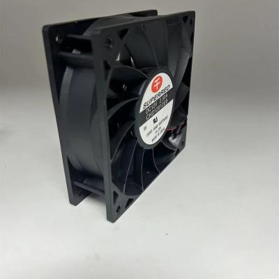 中国 カスタマイズされた120 x 120 x 38mm DCの冷却ファンの黒プラスチックPBT 94V0フレーム 販売のため