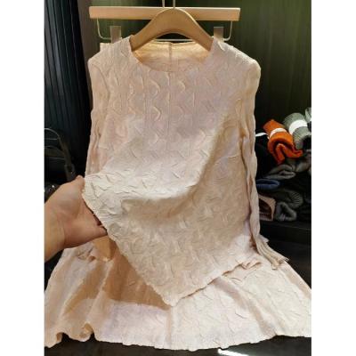 China Luxury Three Houses Fashion Solid Color Folded Two Piece Set for Women for sale