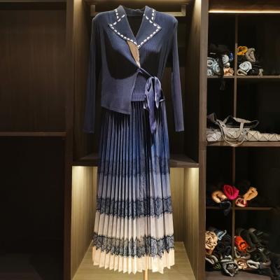 China Autumn New Elegant Color-Blocking Printed Pleated Faux Two-Piece Dress Plus Size Casual Chiffon Lace Long Sleeves Suit Collar for sale