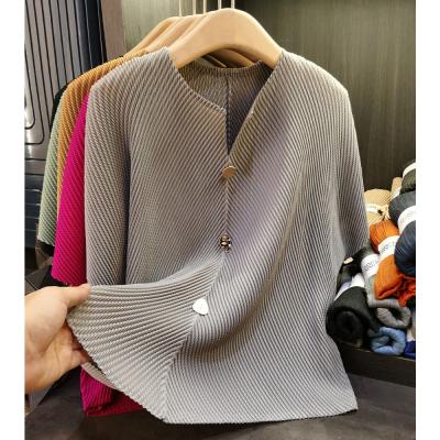 China Button Decoration All Women's New Summer Vintage Style T-Shirt Pleated Top Loose Thin Short-Sleeved Breathable for sale