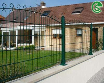China Green vinyl coated decorative twin wire mesh fence with arched top for sale