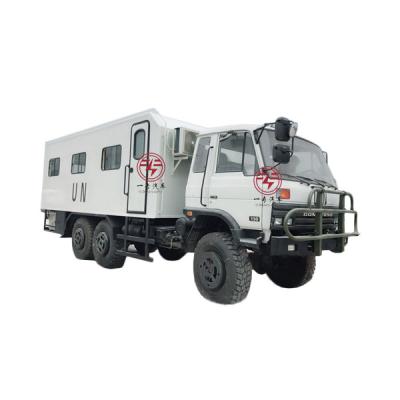 China 4-6L motorcapaciteit 6x6 woestijn 30 zitplaatsen bemanningsbus voor Afrika Passagiersvervoertuig Te koop