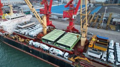 Cina Dongfeng 4.5T Single EV Cargo Truck La soluzione perfetta per le consegne a lungo raggio in vendita