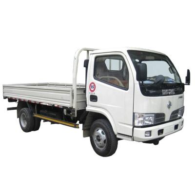 Cina 4x2 camion leggero a letto piatto con finestra manuale e piastra di colonna tipo serbatoio di carico in vendita