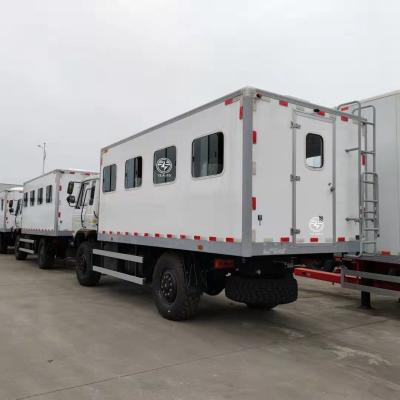 Cina Autobus turistico fuoristrada Dongfeng da 30 posti 4X4/6x6 con tipo di carburante diesel e personalizzazione in vendita