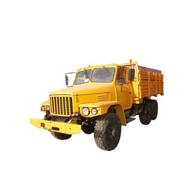 China Venda 4X4 Off-Road Desert Transport Truck com meia fila de cadeiras e 6 mudanças para a frente à venda