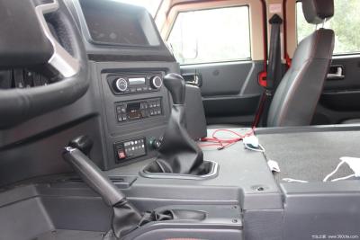 Китай Усовершенствованный 4WD Dongfeng 4x2 пикап с разным цветом и 5 передними сменами продается