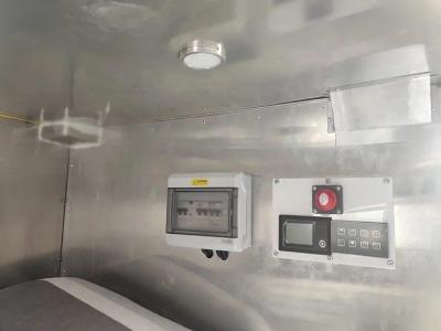 Cina Tipo di guida 4x4 Off Road RV Motorhome con capacità del motore di 6L e accessori per tendine in vendita