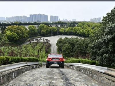 中国 オンフェンショッピングセンター 5MT ディーゼルエンジン アルゴルック 4x4 信頼性の高いパフォーマンス 販売のため