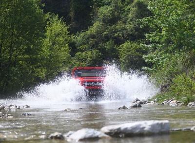 中国 オンフェンショッピングセンター 5MT ディーゼルエンジン アルゴルック 4x4 信頼性の高いパフォーマンス 販売のため