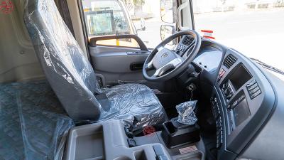 中国 282kwh 単列ABS電動トラクター 40トンの負荷容量と走行距離変更 販売のため