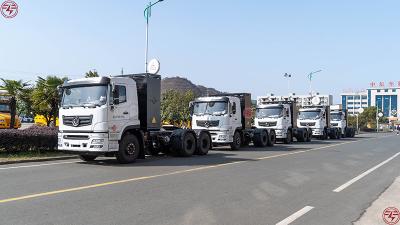 중국 282kWh 전기 변속기 트랙터 자동 창과 40 톤 부하 용량 판매용