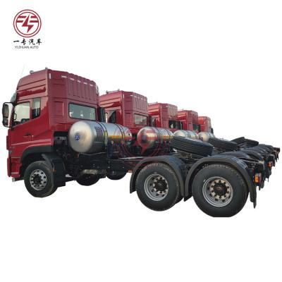 Cina 2 cambio inverso 6x4 Dongfeng 460hp 40 tonnellate Capacità di rimorchio GNL CNG trattore testa del camion in vendita
