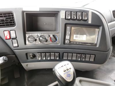 Cina 6x4 camion da scarico a sinistra con motore da 350 CV e cambio in avanti numero 8 in vendita