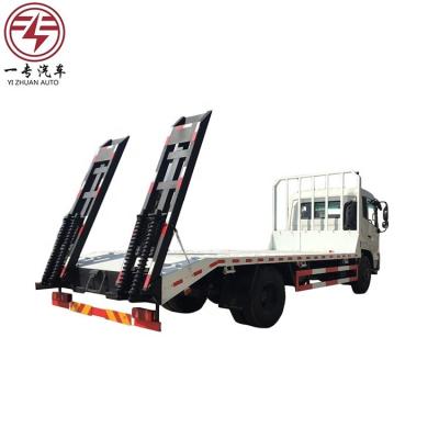 Cina 4x2/6x2/6x4/8x4/8x6/4x4/6x6 Dongfeng Flatbed Truck per le richieste di consegna di escavatori in vendita