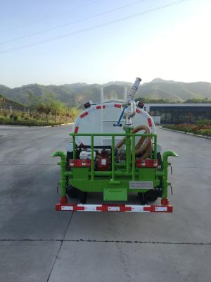 Cina Cisterna per l'acqua Camione per il trasporto Dongfeng 4x2 Mini 2CBM/2000Litri per la spruzzatura dell'acqua in vendita