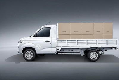 中国 ディーゼル燃料タイプ 1.5T 4X2 貨物バン カスタマイズされたカミンズミニトラック 手動方向車 販売のため