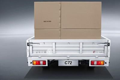 中国 ディーゼル燃料タイプ 1.5T 4X2 貨物バン カスタマイズされたカミンズミニトラック 手動方向車 販売のため