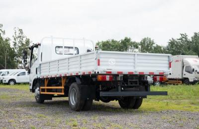 Cina 4X2 Mini Truck 2T Cargo leggero con motore Cummins e trasmissione manuale sinistra EURO 5 in vendita