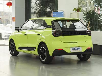中国 5人座全輪駆動セダン 排出量ゼロ 充電時間1時間未満 販売のため