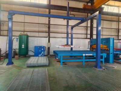 China 1.5*2.5m Railway Fence PLC Wire Mesh Welding Machine For 3D Fence Mesh for sale
