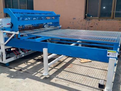 China Mesh Size 50*50mm Galvanized Wire 3mm Fence Mesh Welding Machine for sale