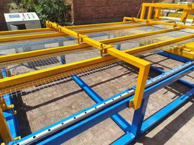 Cina Il pollame 2.0mm Dia Ce Wire Mesh Welding lavora automatico a macchina in vendita
