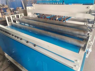 中国 鶏のおり2.5mmの品種セリウムのGIワイヤー溶接機の強い機械構造 販売のため