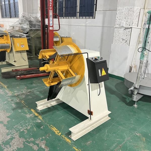 Quality 0.1-3.0mm Metal Coil Uncoiler Machine Automatic with Rubber Covered Roller for sale